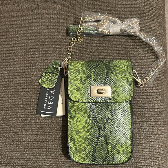 Bags | Mellow World Touchscreen Cell Phone Crossbody Bag | Poshmark